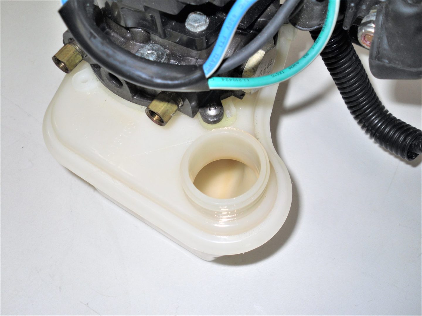 Mercury 8M0083288 Marine Outboard Engine Motor Hydraulic Trim Pump ...
