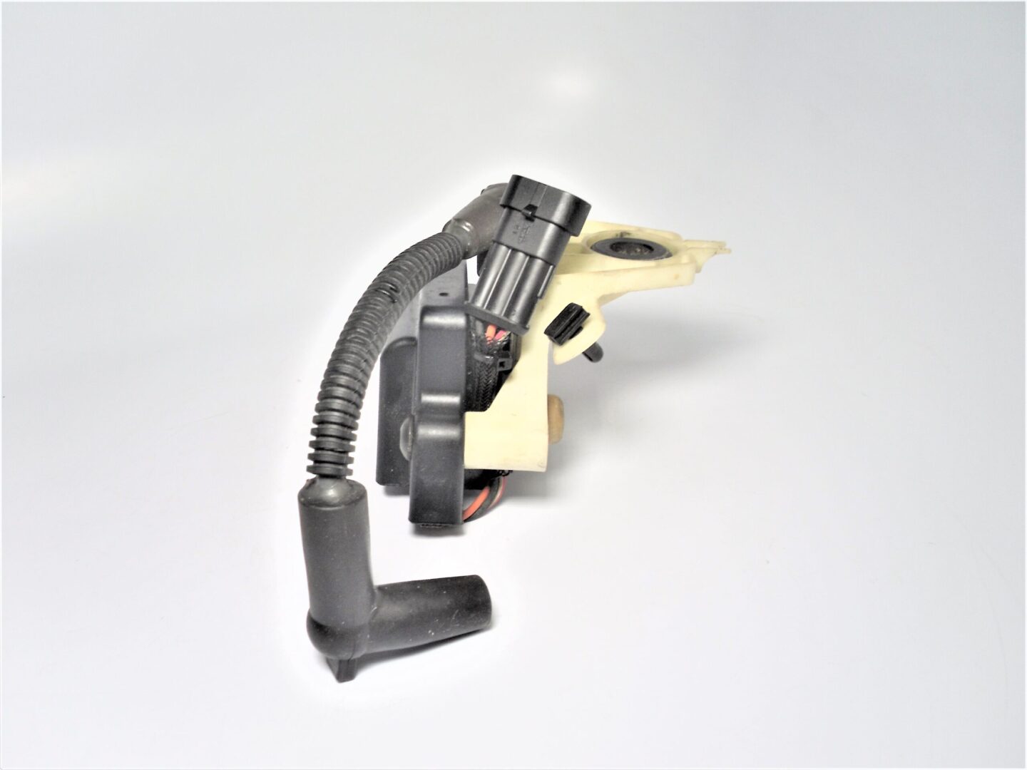 BRP 512060953 Ski-Doo Snowmobile Engine Motor Ignition Coil w/ Bracket ...