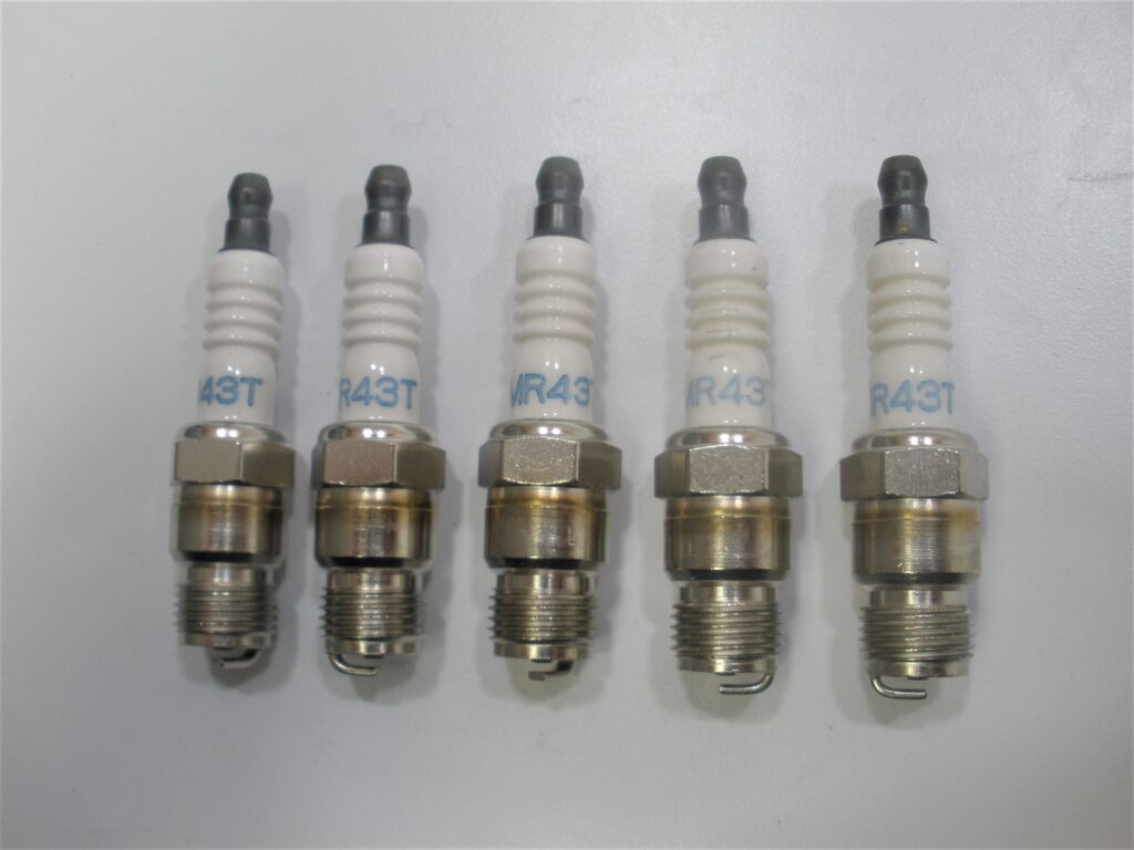Volvo Penta 3851859 *QTY 5* OEM ~NEW~ Marine Sterndrive Engine Spark ...