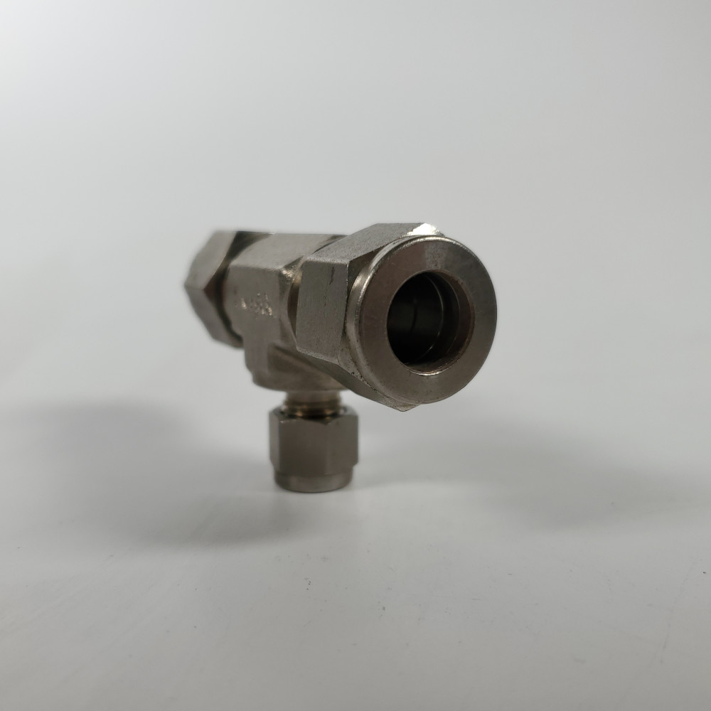 Swagelok SS-810-3-8-4 - 1/2" X 1/2" X 1/4" TUBE OD Reducing Tee - LOT ...