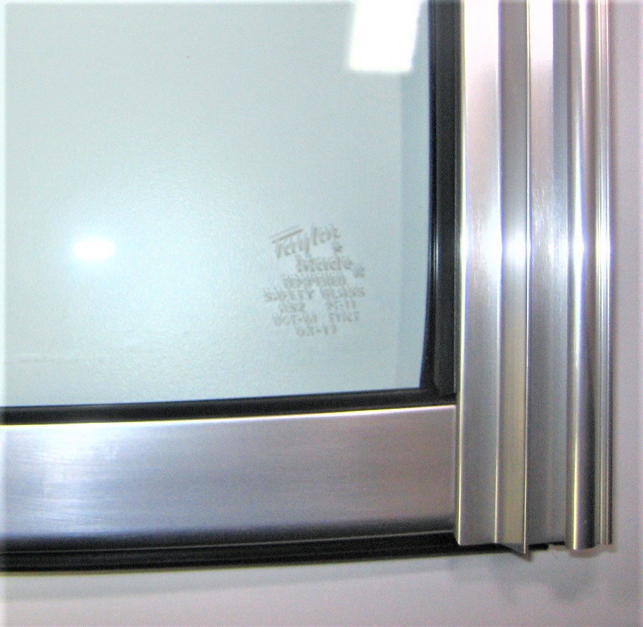 Taylor Made Marine Boat Aluminum Trim Tempered Curved Windshield FREE ...