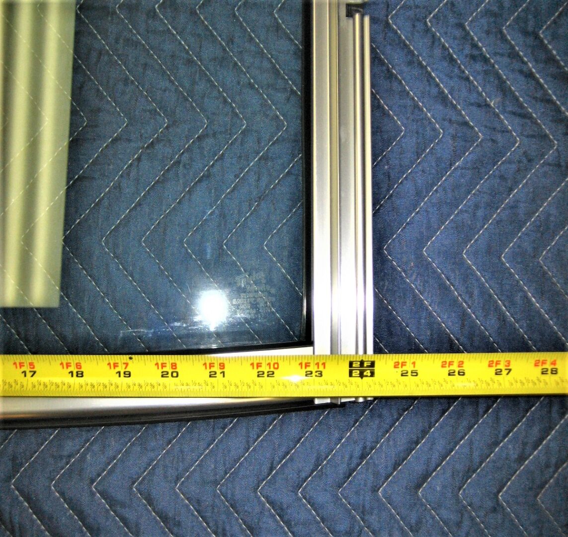 Taylor Made Marine Boat Aluminum Trim Tempered Curved Windshield FREE ...