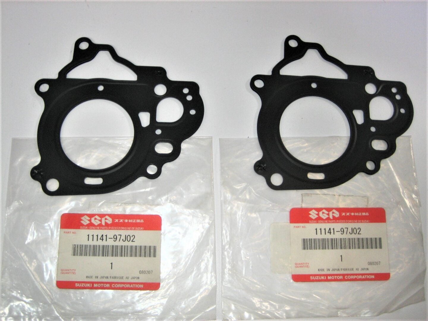 Suzuki 11141-97J02 *QTY 2* OEM ~NEW~ Marine 2.5HP Outboard Cylinder ...