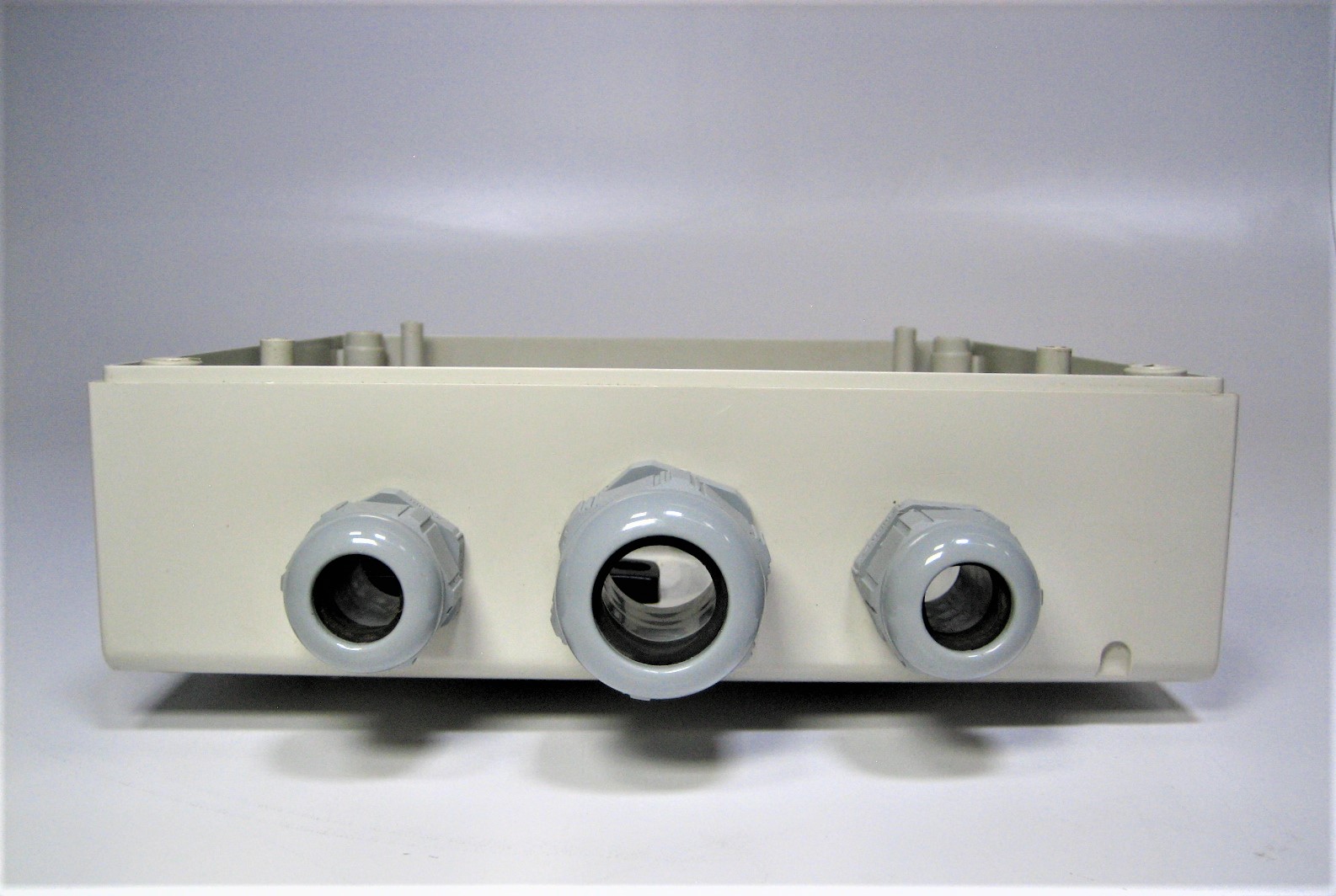 Scame DOMINO IP66 12 Module Insulated Enclosure w/ Terminal Block ...