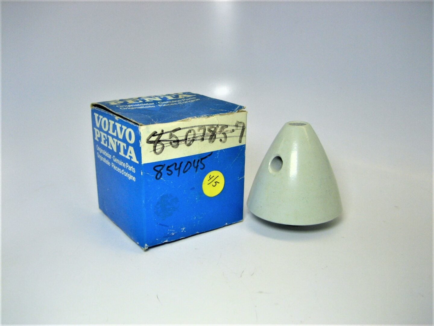 Volvo Penta 854045 *OEM* AQ Series Sterndrive Propeller Cone Spinner ...
