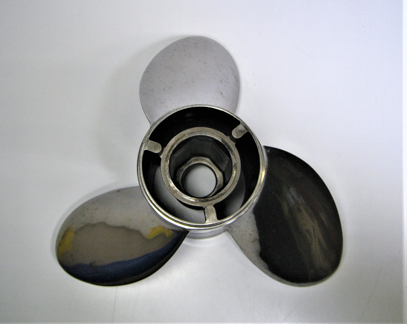 Mercury 48-13704 Mirage Plus RH 3-Blade 13"x 23"P SS Propeller w/ Hub ...