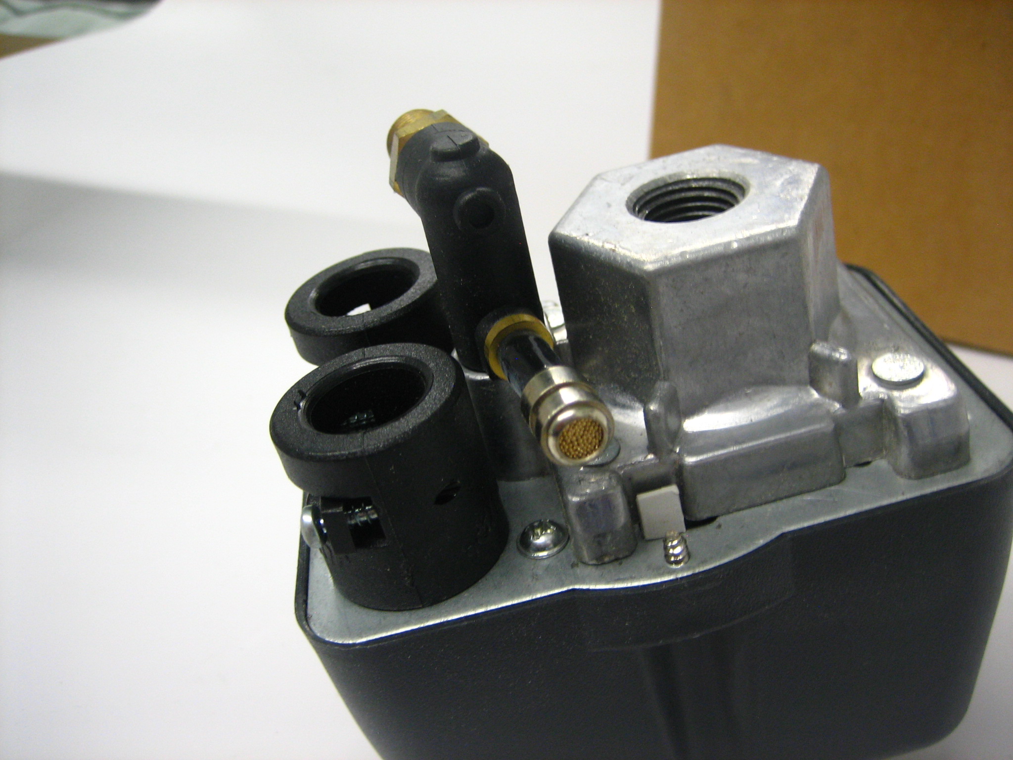 Jun-Air 5035000 – Pressure Switch MDR-2 Condor w/Unloader - *NEW* - Max ...