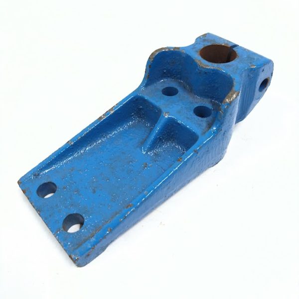 Crusader 98077, Transmission Mounting Bracket - Max Marine Outlet
