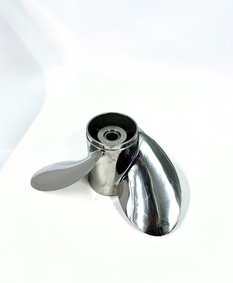 Suzuki 99OCO-00830-17P, Stainless Steel Propeller, 3 x 15 1/2 x 17R, RH - Max Marine Outlet