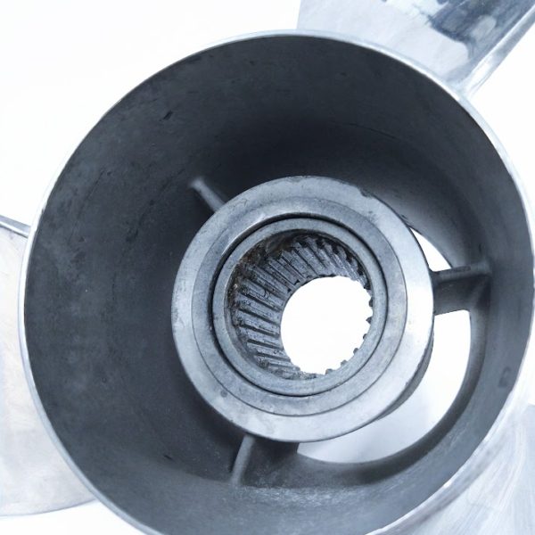 Suzuki Marine 3 x 15 1/2 x 25.5F, Dual Front Propeller, ( Minor Dents ...
