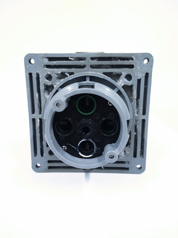 Hubbell M4100R12, 100amp Dockside Receptacle 125/250 VAC - Max Marine ...