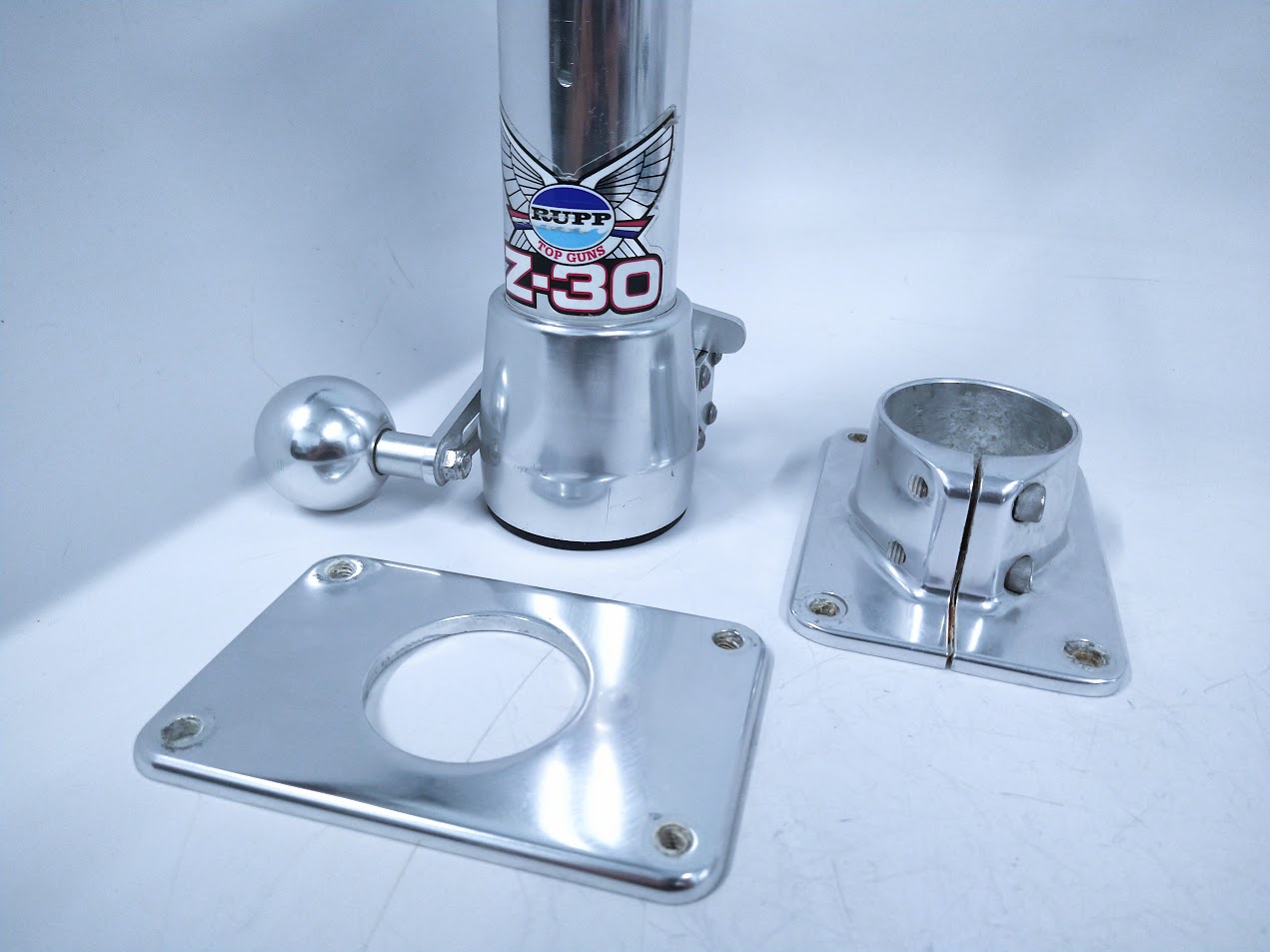 Rupp Marine Z-30 , Top Gun Bolt-In Outrigger Holder & Mounting Bracket ...