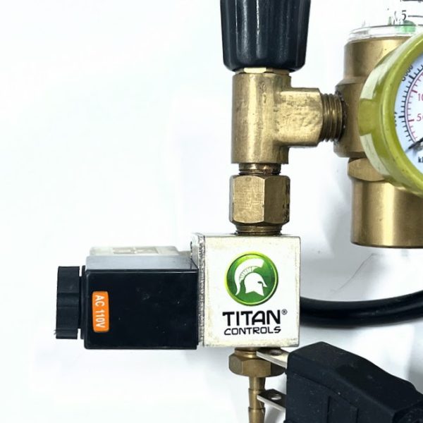 Titan Controls HGC702710, CO2 Regulator - Max Marine Outlet