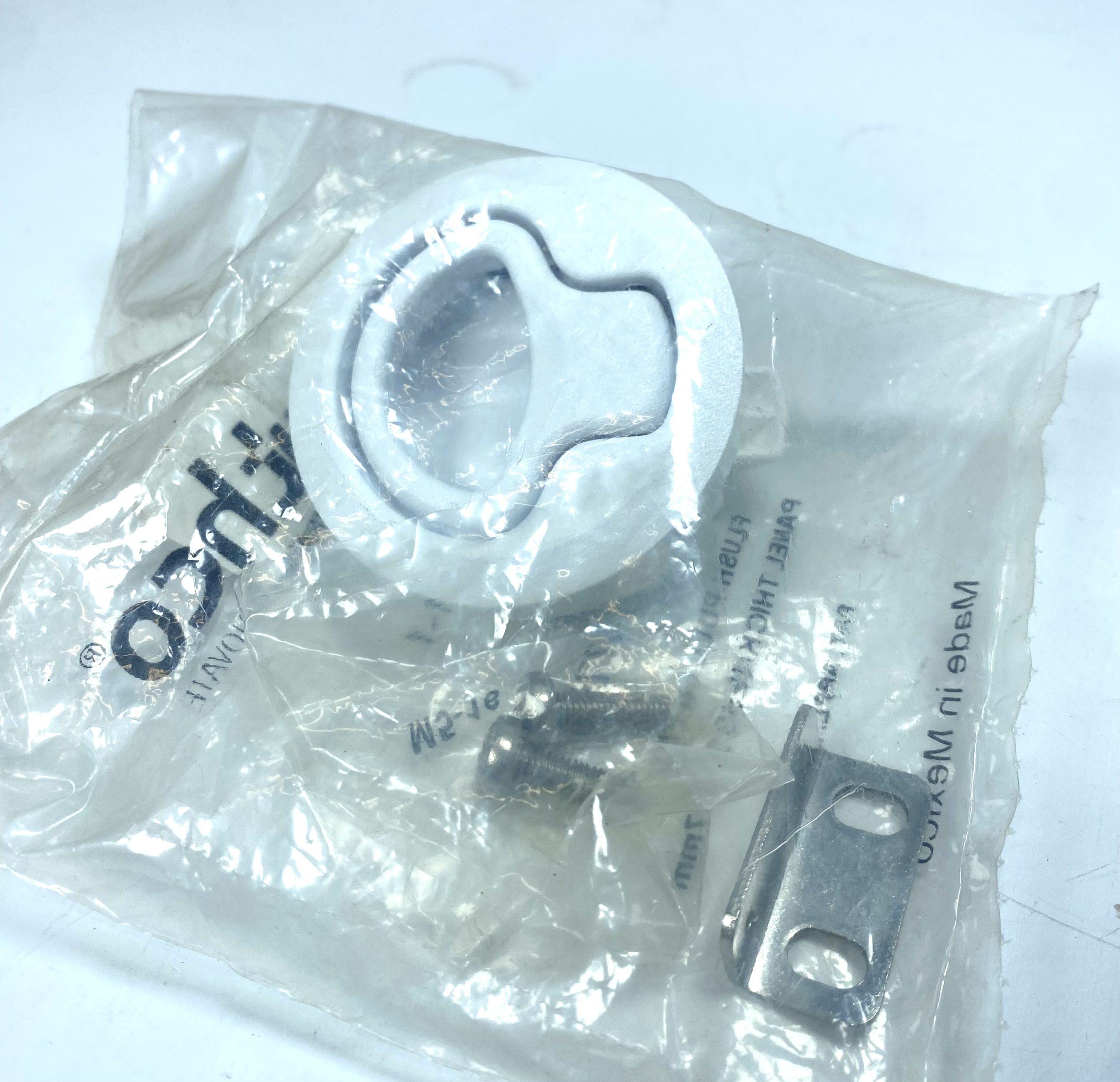 -NEW- SouthCo M1-61-1, White Plastic Flush Mount Pull Latch - Max ...
