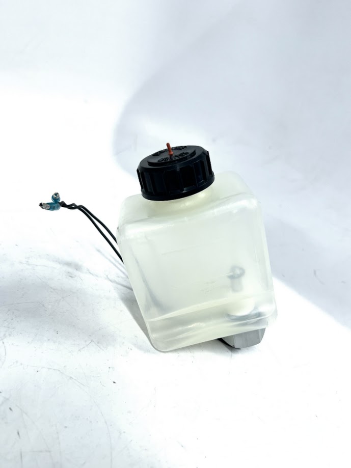 -NEW- Mercury 8M0075710, Oil Bottle ( Reservoir ) Assembly, OEM - Max ...
