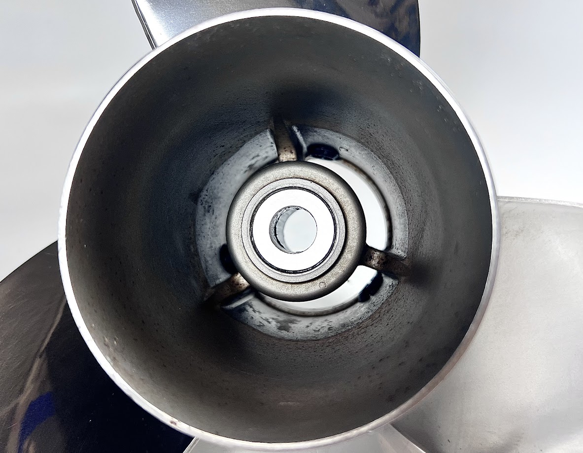 Mercury, 3 x 16 x 19 - RH, Enertia Eco SS Propeller, 48-8M0151255 - Max ...
