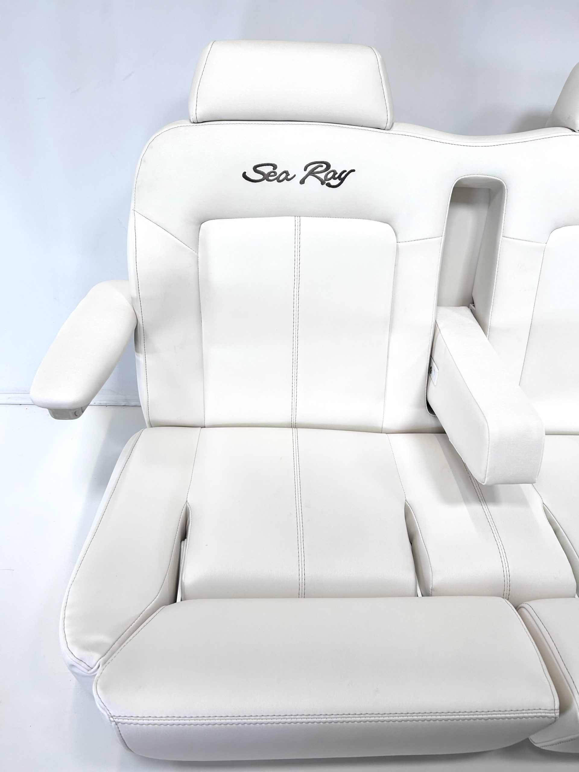 Sea Ray 410 Sun Dancer, Boat Cockpit Helm Seat - Max Marine Outlet