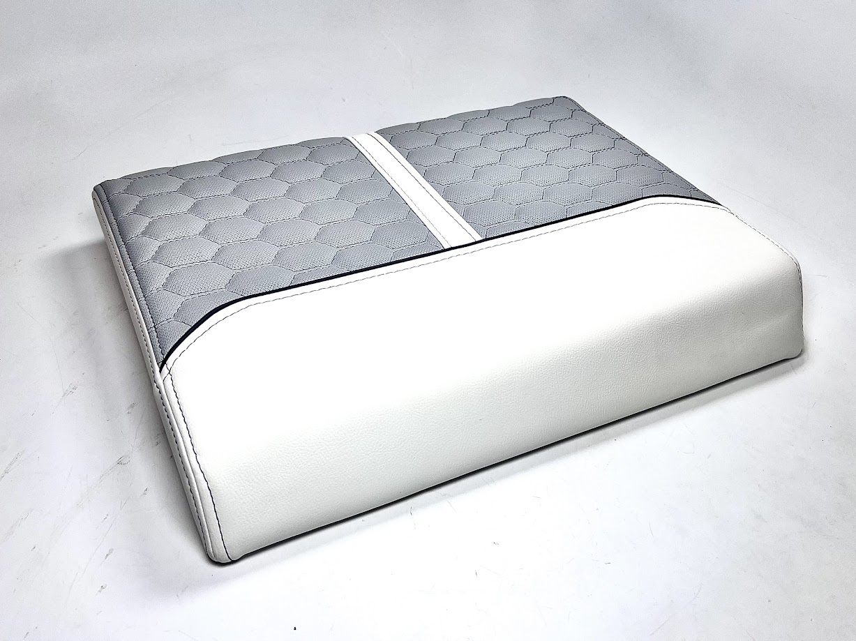 Invincible 40 Catamaran, Aft Jump Seat Cushion, 17 1/2in x 13in ...